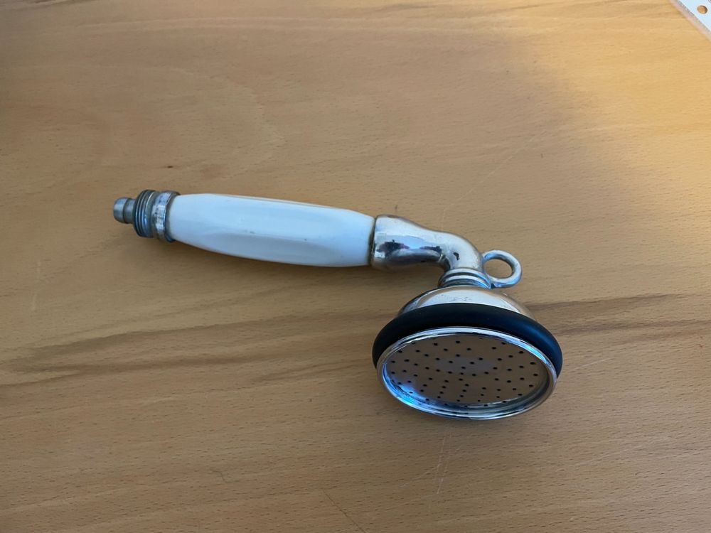 ALTE DUSCHBRAUSE MIT KERAMIK-GRIFF (Gebraucht) in Uhwiesen für CHF 20 – mit Lieferung auf ...
