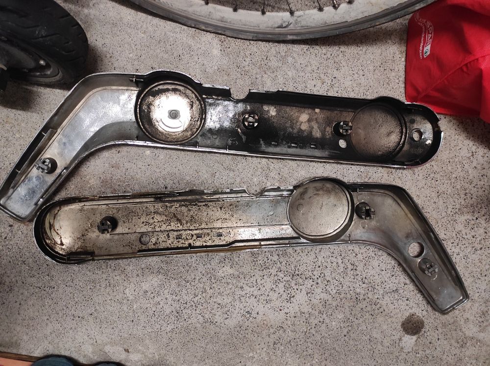 Piaggio Ciao - 2x Seitenschürze (Defekt) in Wädenswil für CHF 35 – nur Abholung auf Ricardo kaufen