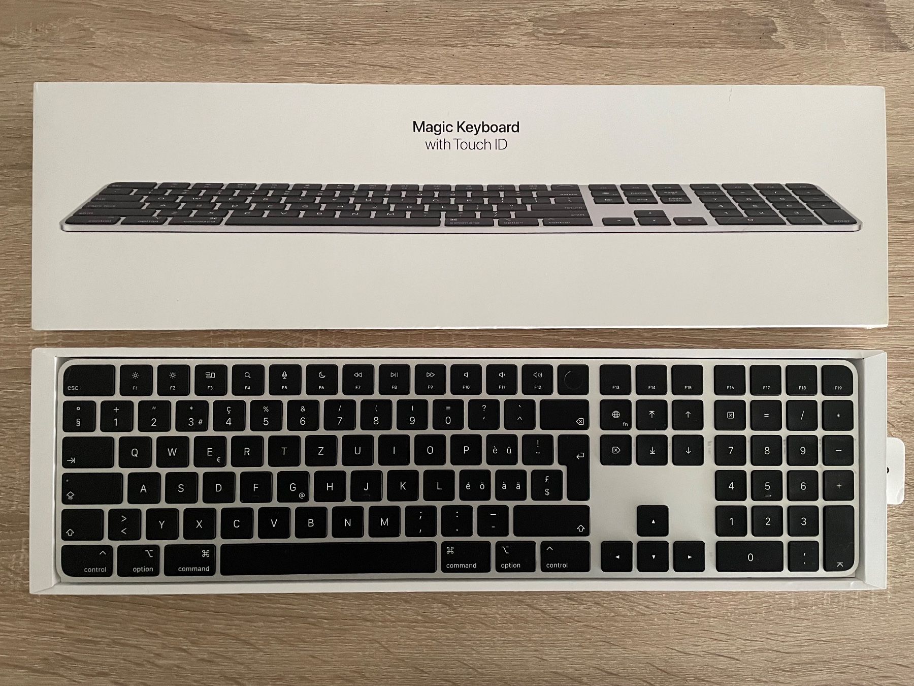 Apple Magic Keyboard with Touch ID (Gebraucht) in Chevroux für CHF 80 ...