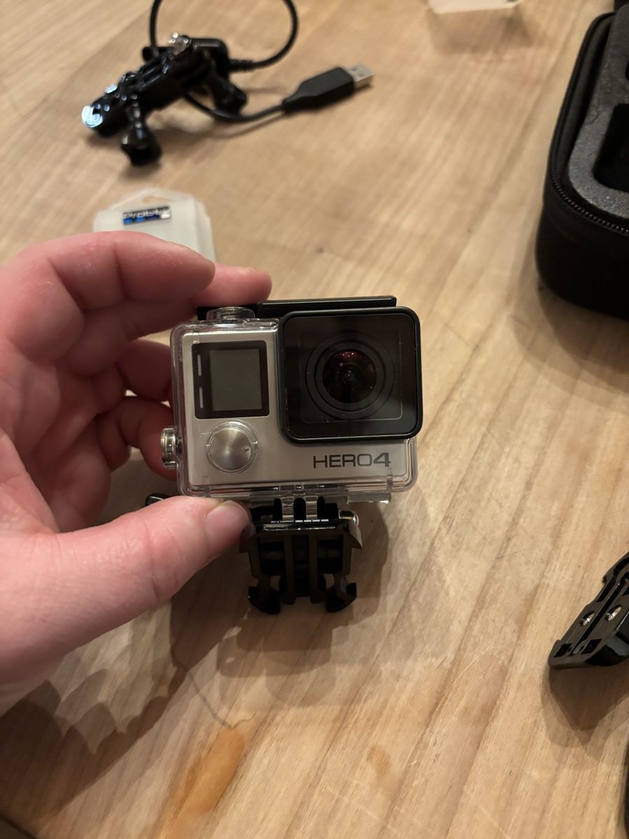 GoPro Hero 4 Silver Edition mit viel Zubehör, Top Zustand! (Gebraucht ...