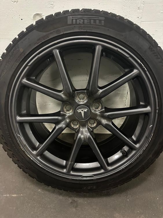 Tesla Model 3 Winter Kompletradsatz (Gebraucht) in Altstätten für CHF ...