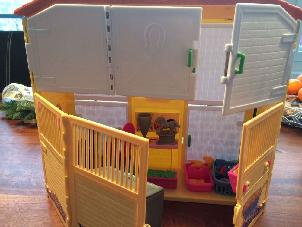Barbie Stall, Pferde und Pferdeanhänger | Kaufen auf Ricardo
