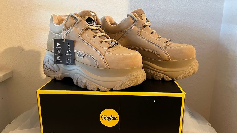 Neue Buffalo Plateau Sneaker echt Leder | Kaufen auf Ricardo