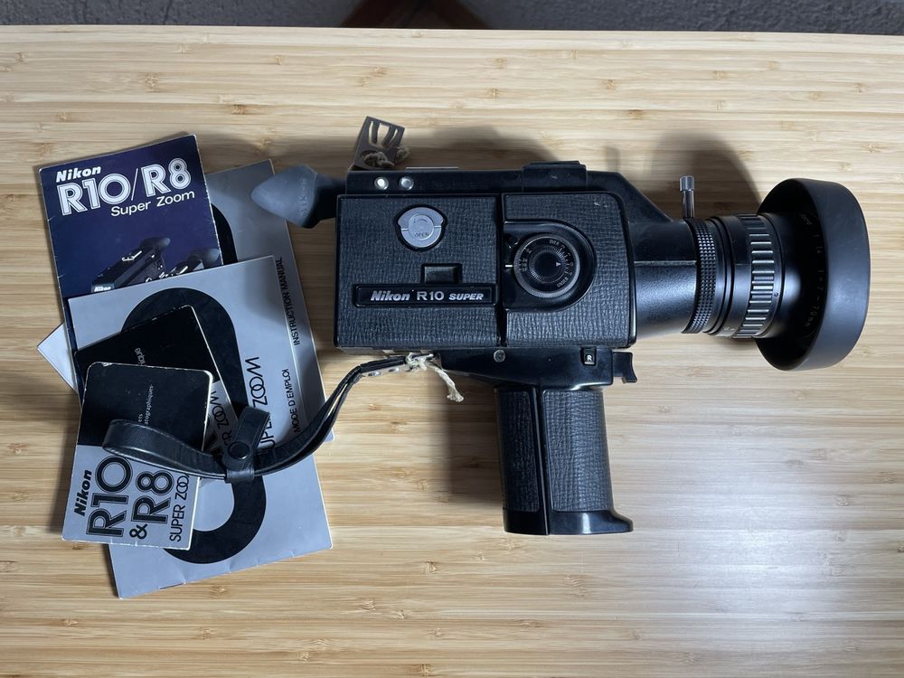 Nikon R10 super zoom vintage caméra cinéma (Gebraucht) in Estavayer-le-Lac für CHF 230 – mit ...
