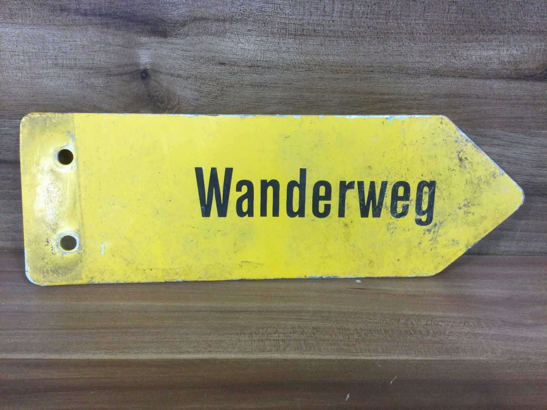 Gelbes Wanderweg Schild zum Teil krum für Deko (Gebraucht) in Wangen SZ ...
