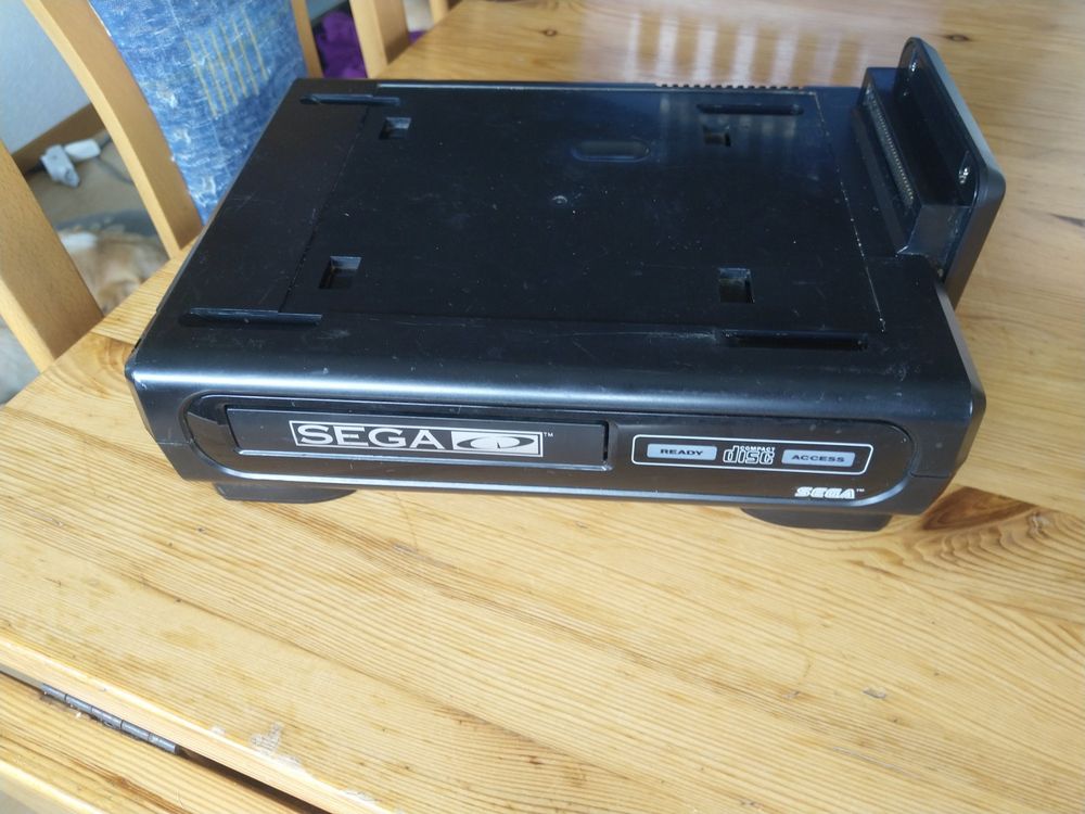 Sega CD défectueux pour pièces (Defekt) in Botyre (Ayent) für CHF 90 ...