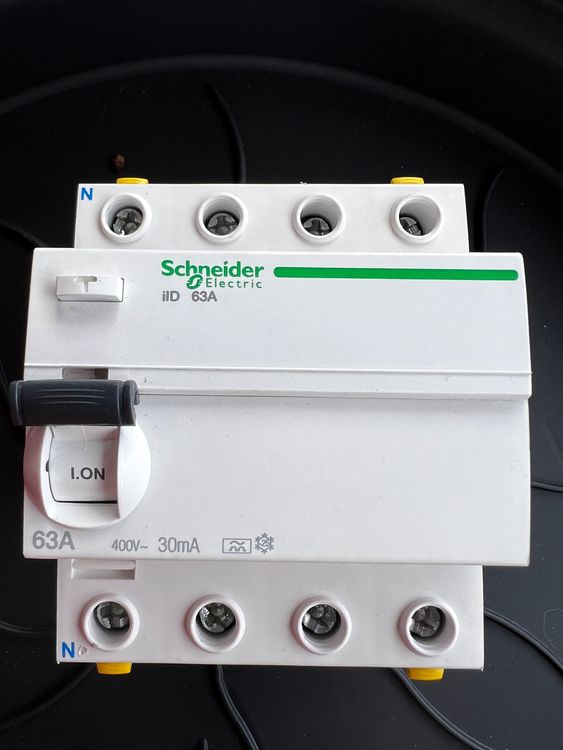Schneider Electric FI-Schalter 4P 63A 30mA | Kaufen auf Ricardo