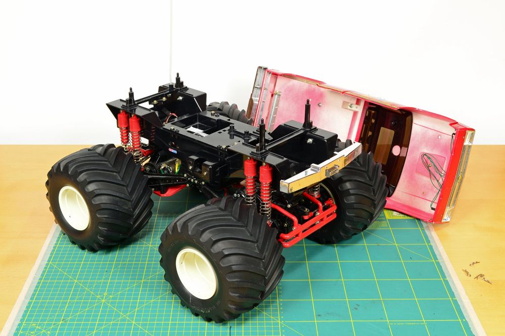 Tamiya Clod Buster Vintage 1987 Monstertruck (Gebraucht) in Winkel für ...