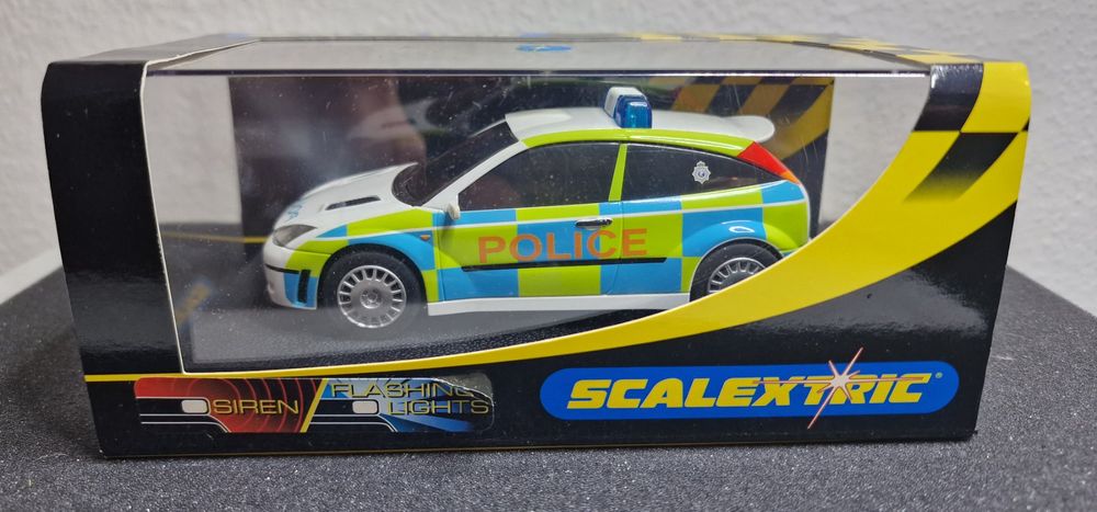 1:32 SCALEXTRIC C2488 Ford Focus "Police Car" mit Siren | Acheter sur ...