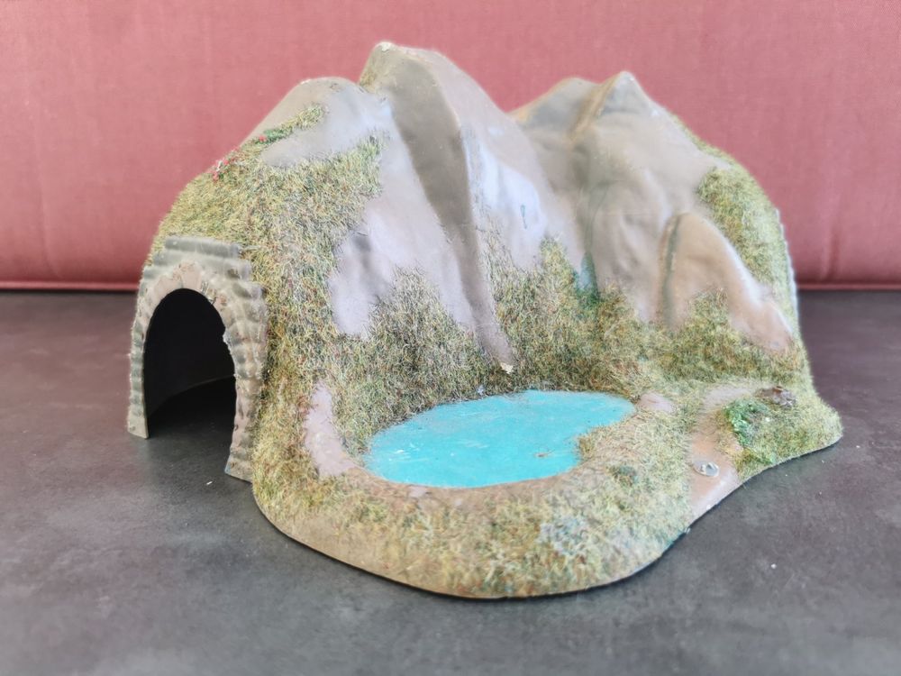 Spur n Gebogener Tunnel, 90° (Gebraucht) in Basel für CHF 5 – mit ...