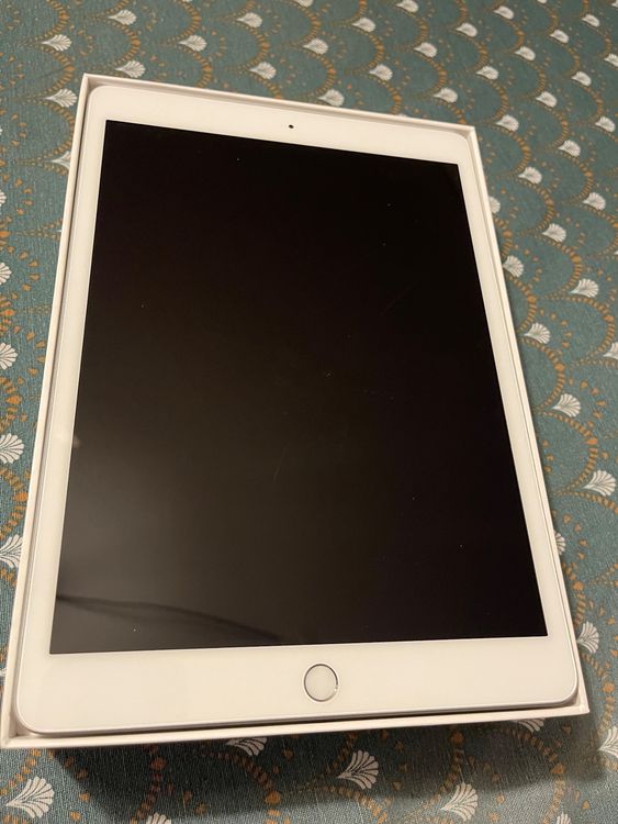 Apple iPad, 7. Generation, Wi-Fi, 128 GB, silber (Gebraucht) in für CHF 258 – mit Lieferung auf ...