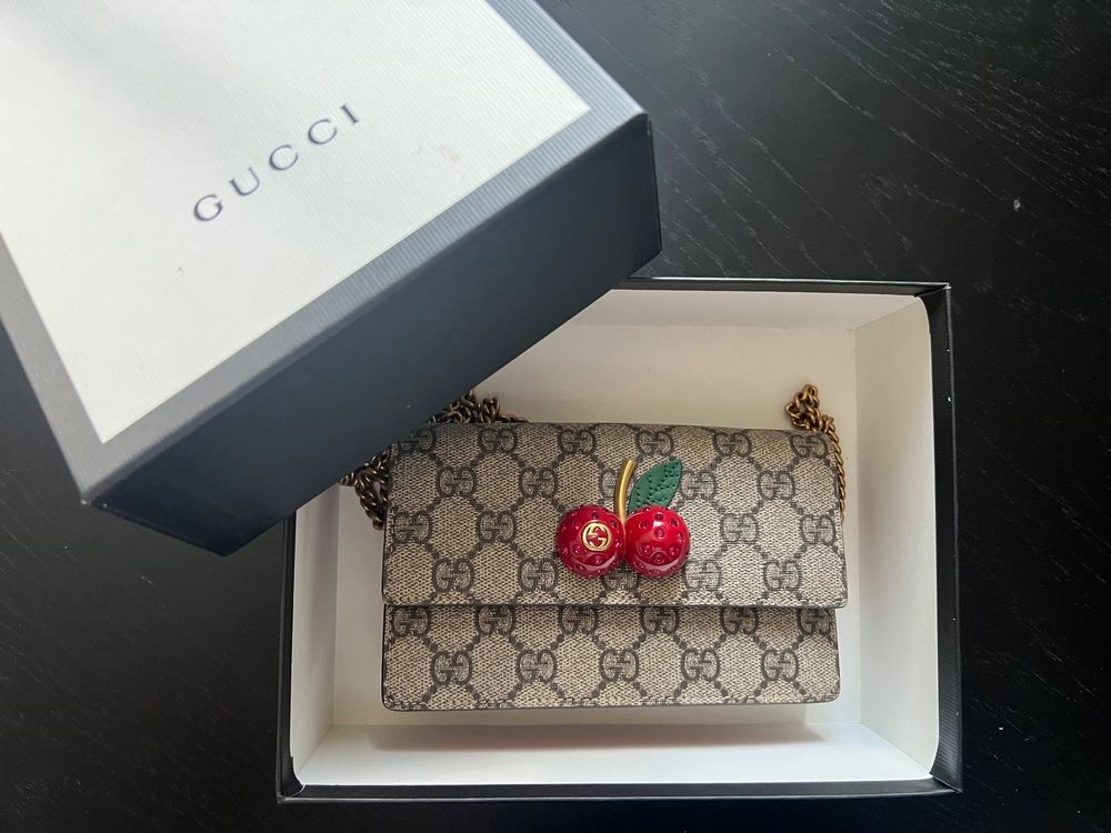 Gucci Supreme Cherry (Neu (gemäss Beschreibung)) in Schlieren für CHF ...