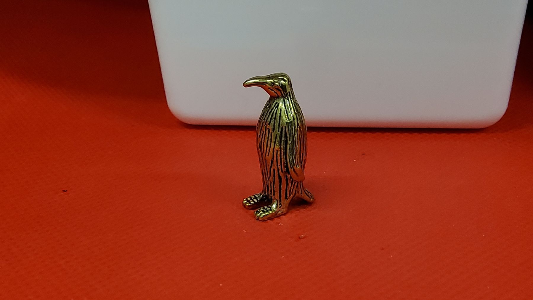 Goldiger Deko-Pinguin, klein aber fein für Ihr Zuhause! (Neu (gemäss ...