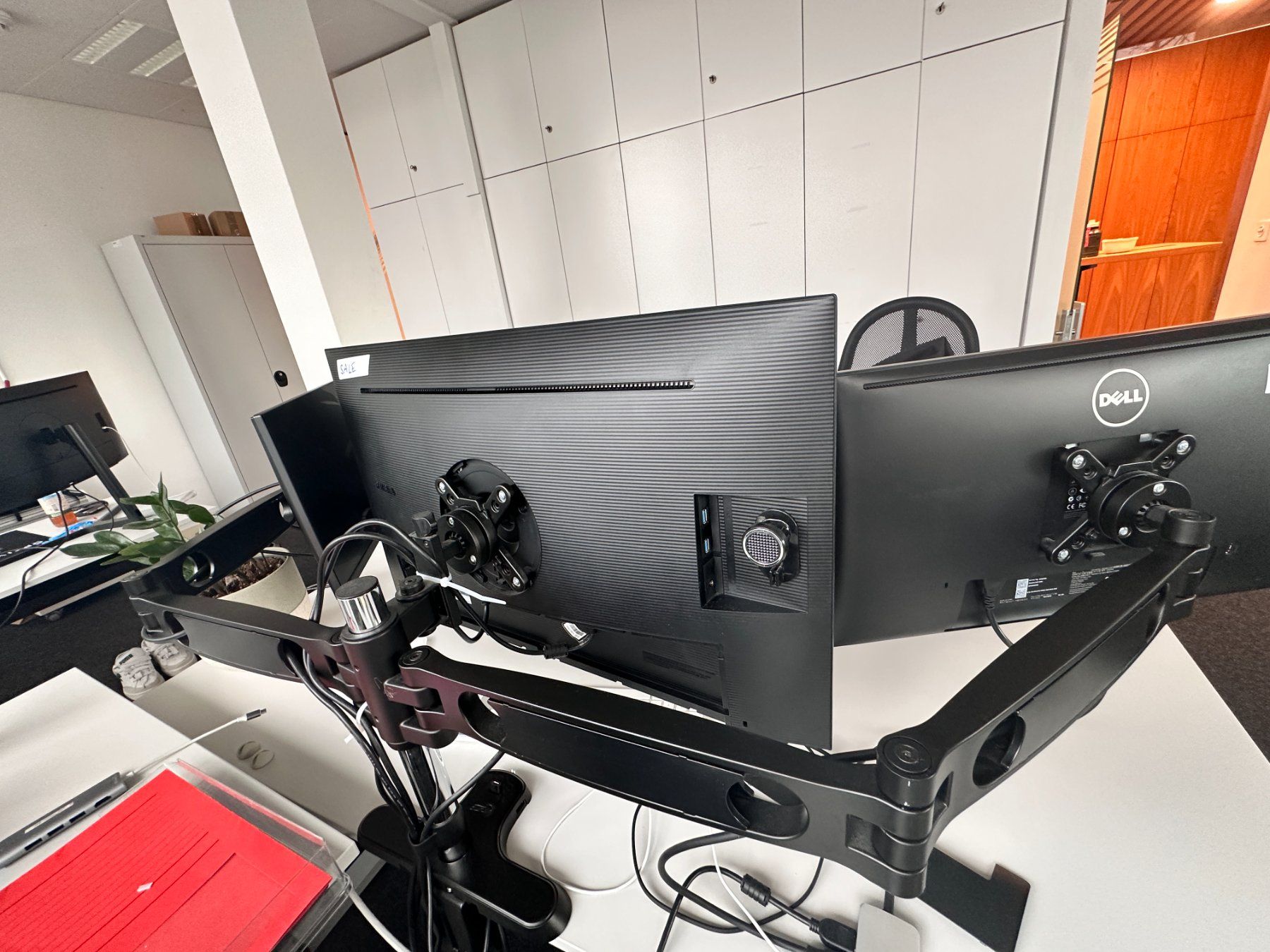 Triple Monitor Setup – 2× Dell U2414Hb + 1× Samsung U32H850 (Gebraucht ...
