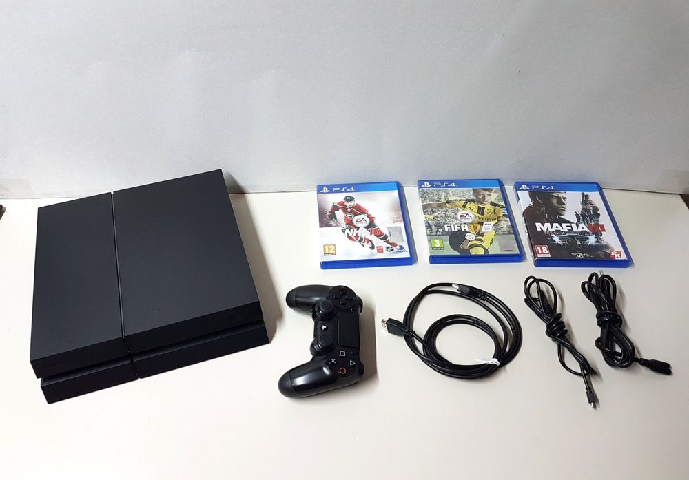 Sony PS 4 Konsole mit Zubehör | Kaufen auf Ricardo