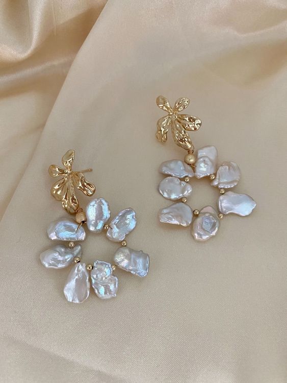 Barock Perlen Ohrringe / echte Süßwasserperlen (Neu und originalverpackt) in Sarnen für CHF 40 ...