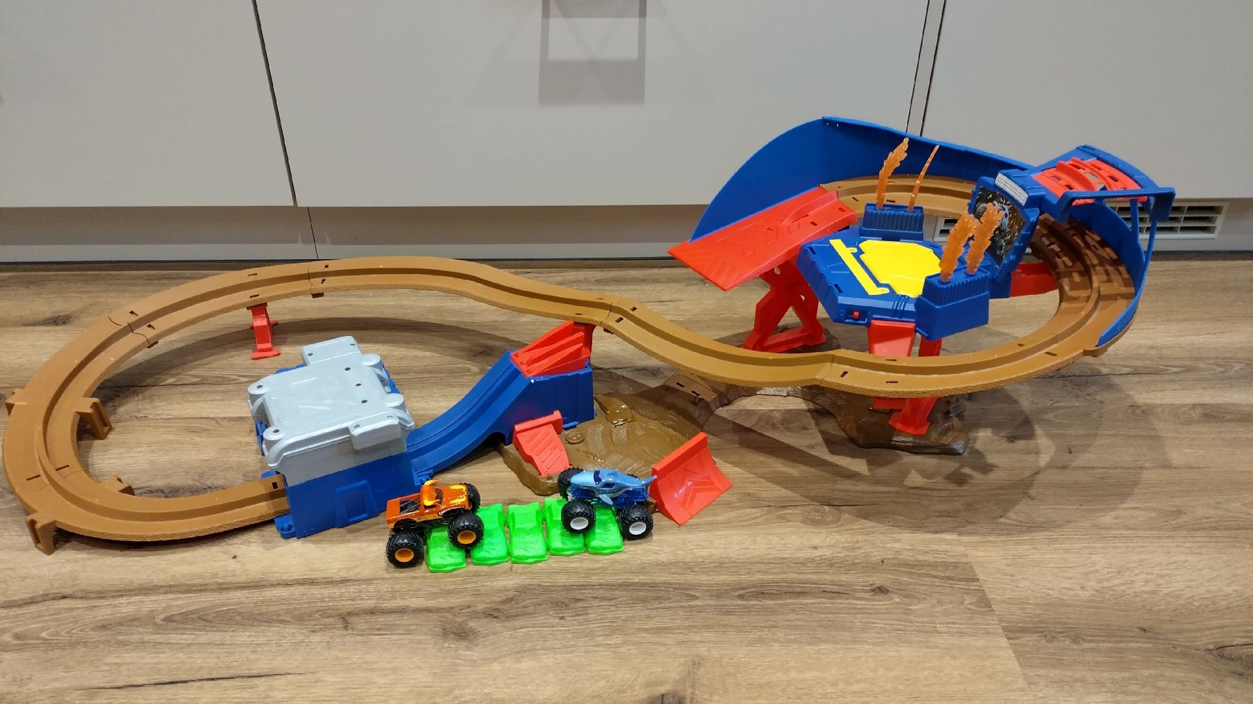 Monster Jam Supercharge Speedway Set (Gebraucht) in Menznau für CHF 25 ...