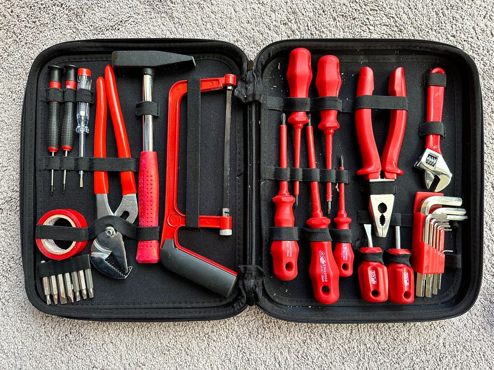 Werkzeug-Set der Marke BlueLine, ca. 16 teilig, in Etui (Neu (gemäss ...