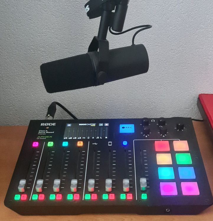 Shure SM7B / RODE RODECaster Pro Neu preis 858.- CHF (Gebraucht) in ...