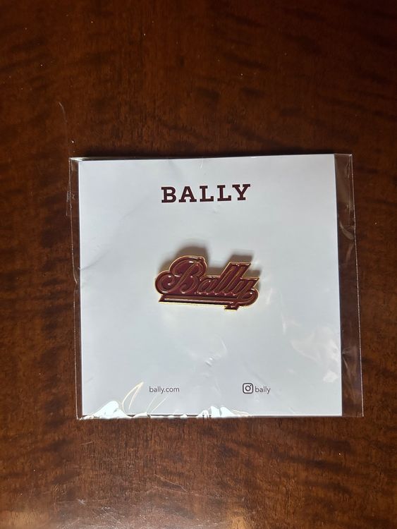 BALLY decorative pin collectable NEW (Neu und originalverpackt) in ...