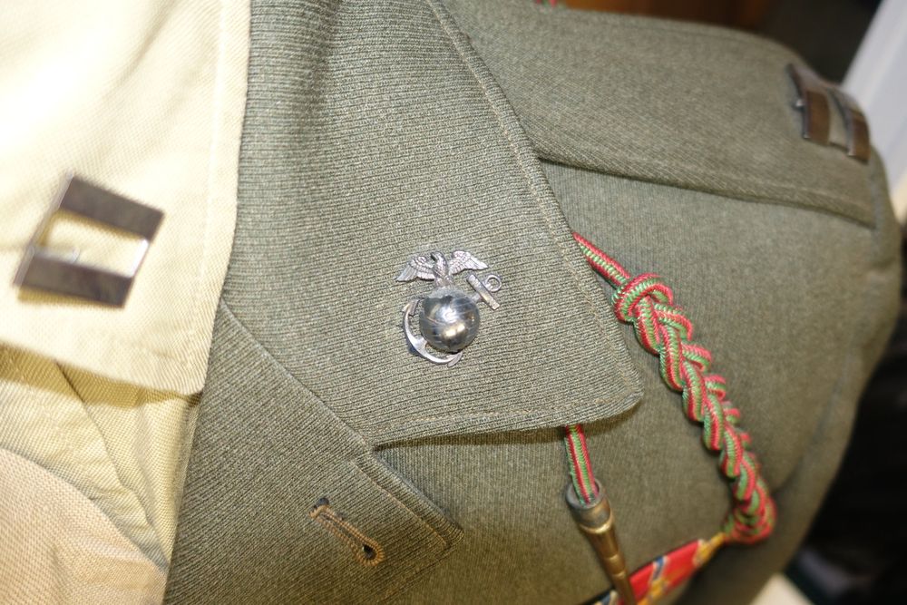 USMC Offizier Uniform 2nd Div. Silver Star 2.WK (Gebraucht) in Kappelen ...