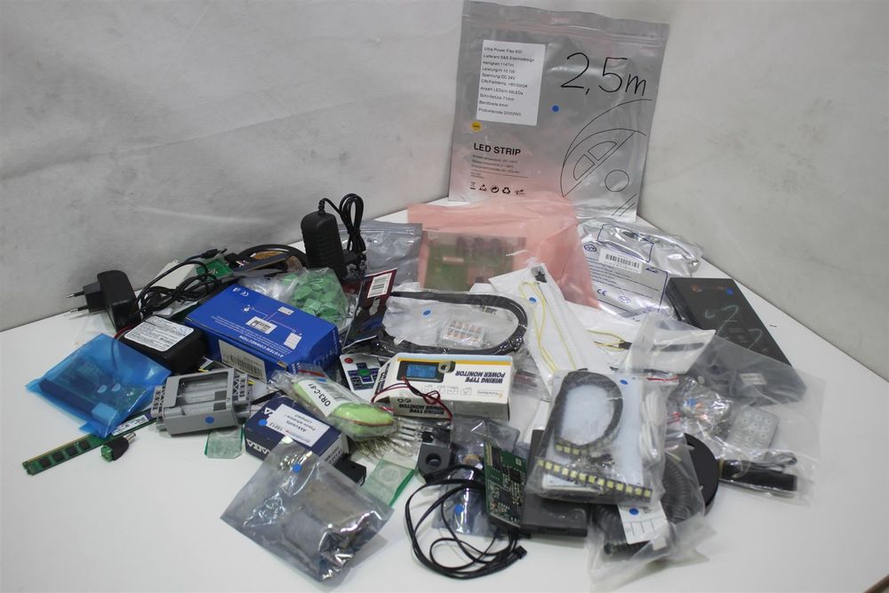 Diverse Elektronik-Teile (20052013p10PL) (Defekt) in Zürich für CHF 34 ...