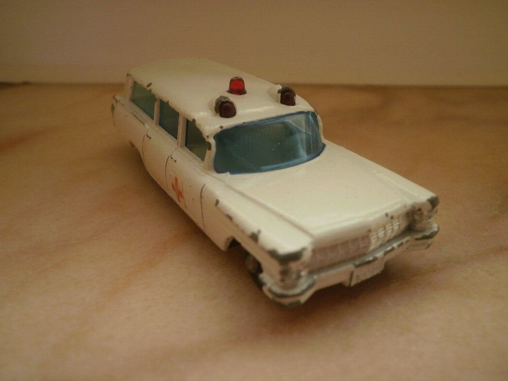 Vintage! Cadillac Ambulance Lesney 1965 (Gebraucht) in Mont-sur-Rolle ...