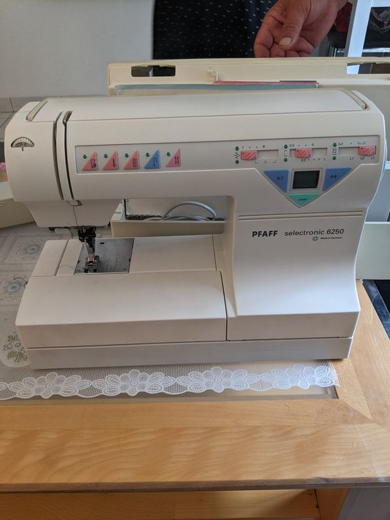 Nähmaschine Pfaff Selectronic 6250 | Kaufen auf Ricardo