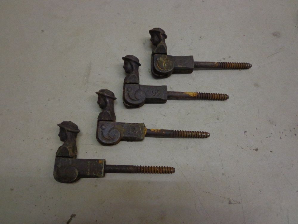 4 sehr alte Fensterladenhalter | Kaufen auf Ricardo