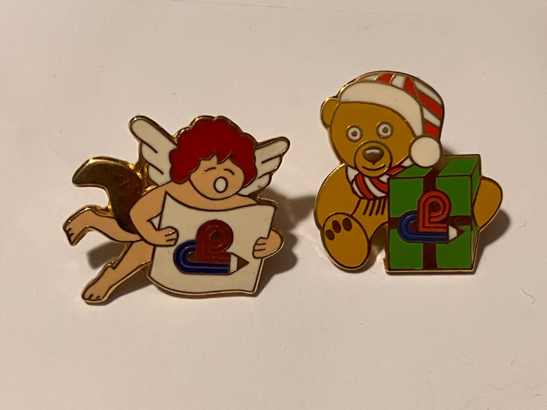 2 Pin Papeterie (Gebraucht) in Basel für CHF 1.5 – mit Lieferung auf ...