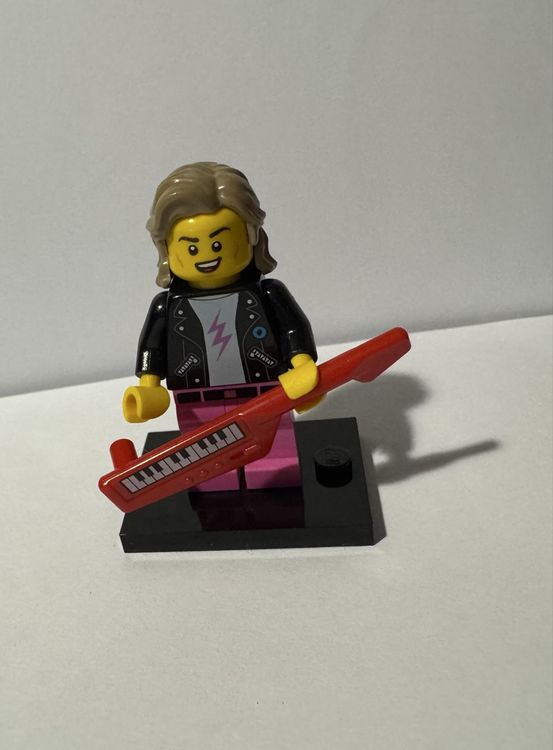 LEGO Minifigur Rocker mit Keyboard/Keytar (Gebraucht) in Burgdorf für ...