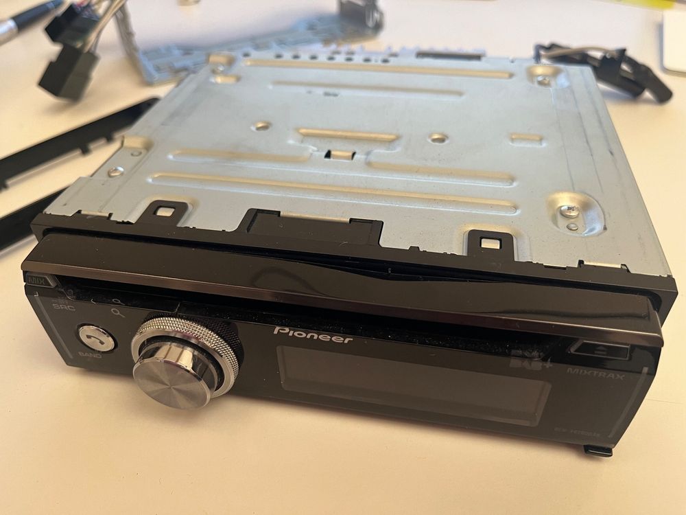 Pioneer DEH-X8700DAB Autoradio (Gebraucht) in Zürich für CHF 86 – mit Lieferung auf Ricardo kaufen