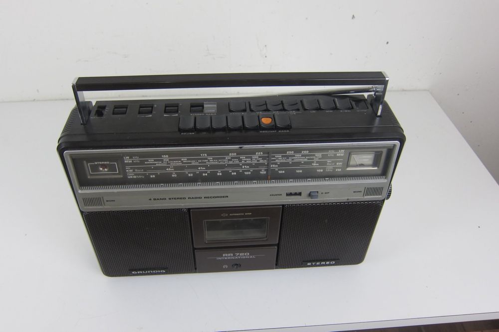 Grundig RR 720 International Radio Recorder Vintage (Defekt) in Fahrweid für CHF 20 – mit ...