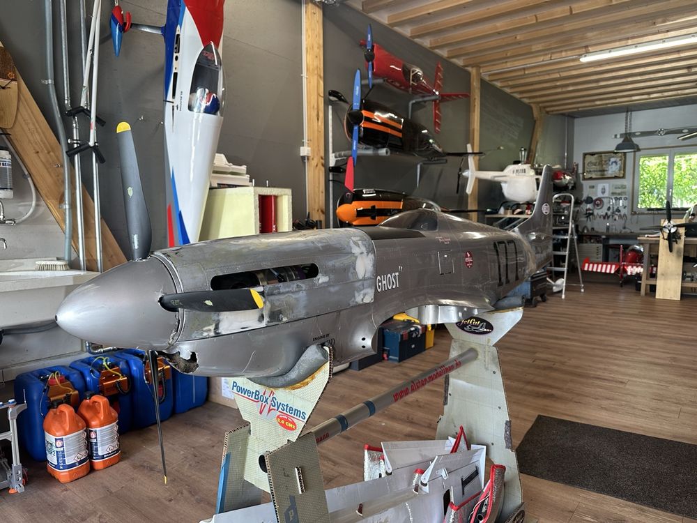 Carf Mustang Ghost 2.4m (Defekt) in Buttisholz für CHF 4440 – nur Abholung auf Ricardo kaufen