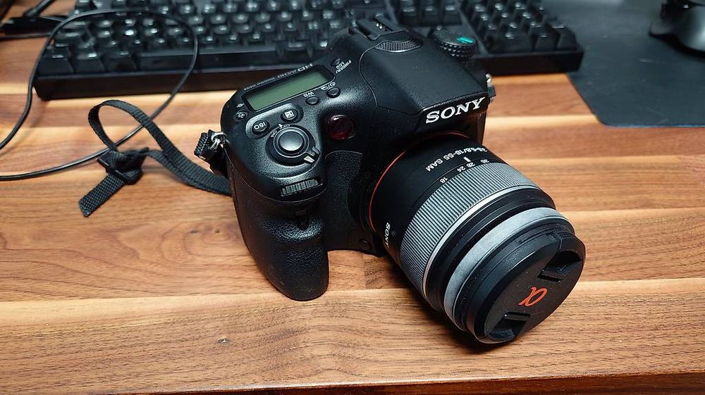 Sony SLT-A77V + Obiettivo Sony SAL1855 (Usato) a Paradiso per CHF 200 ...