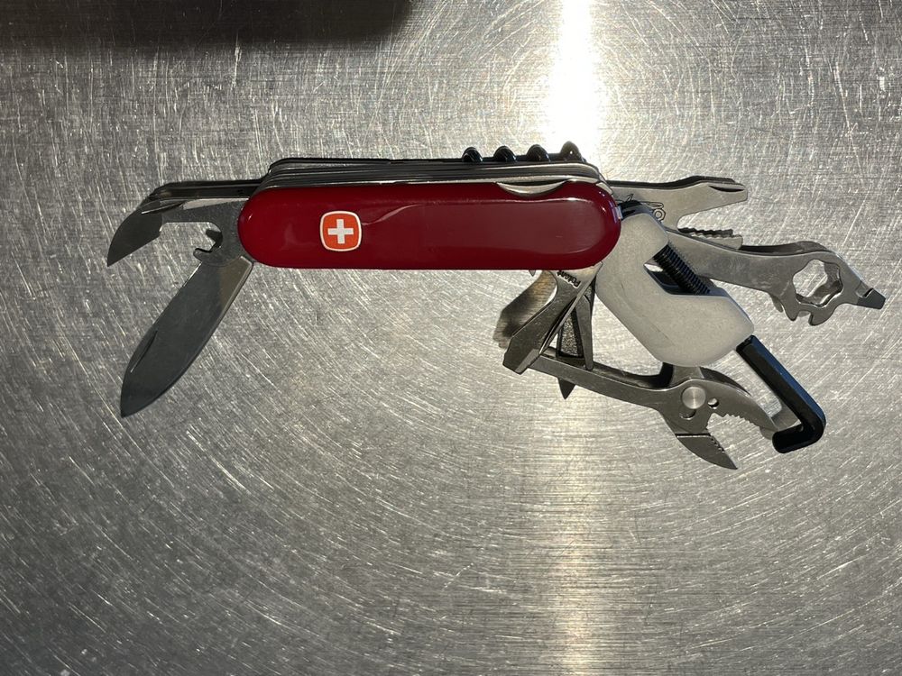 Wenger Biker Messer (Neu (gemäss Beschreibung)) in Reutigen für CHF 90 ...