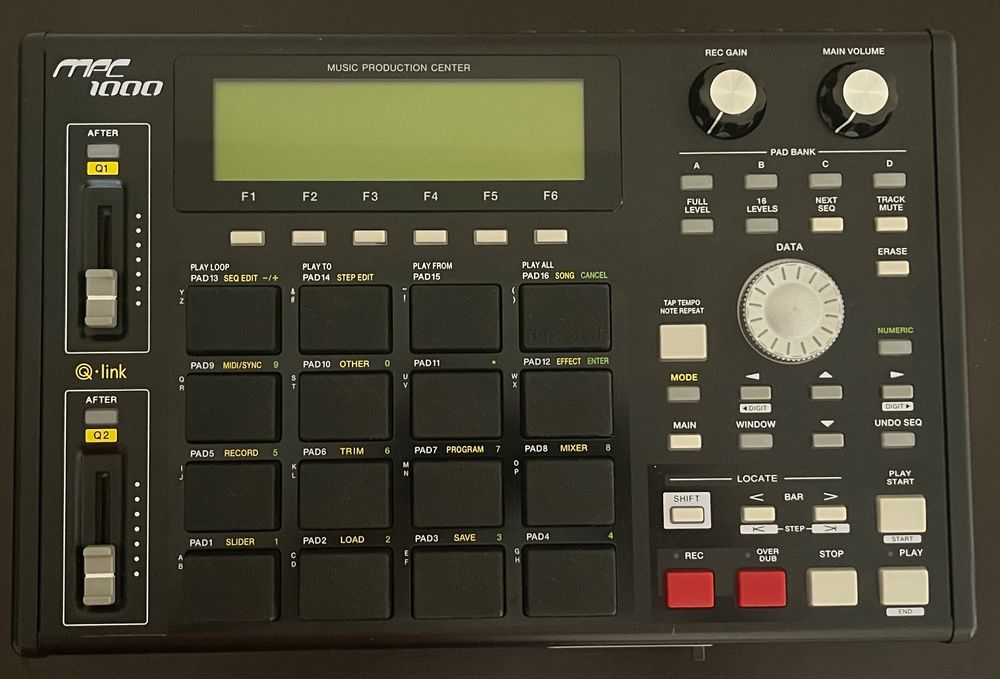 Akai MPC 1000 full option (HD) mit neuen MPCStuff-Pads! (Gebraucht) in ...