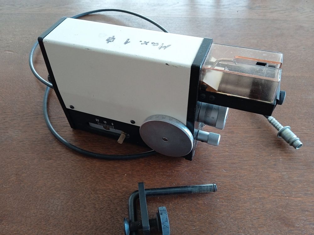 Schleuniger Abisoliermaschine UniStrip 2015 (Defekt) in Döttingen für ...