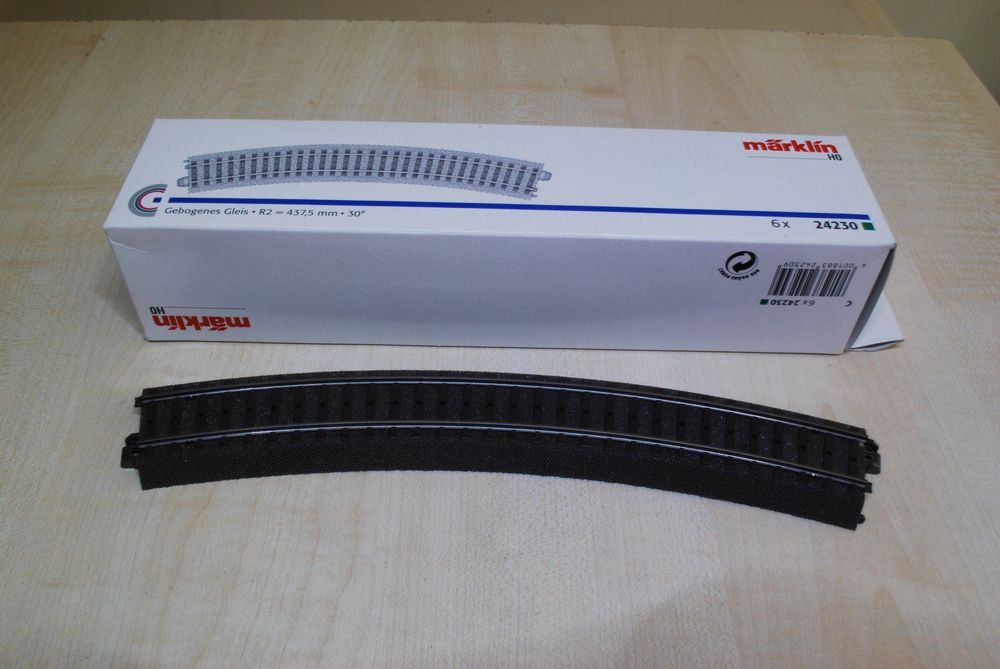 Märklin 24230 GEBOGENES C-GLEIS R2 (Neu und originalverpackt) in Emmetten für CHF 18 – mit ...