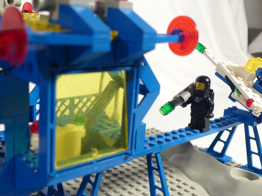 Lego Inter Galactic Command Base 6971 (Gebraucht) in Zürich für CHF 85 ...