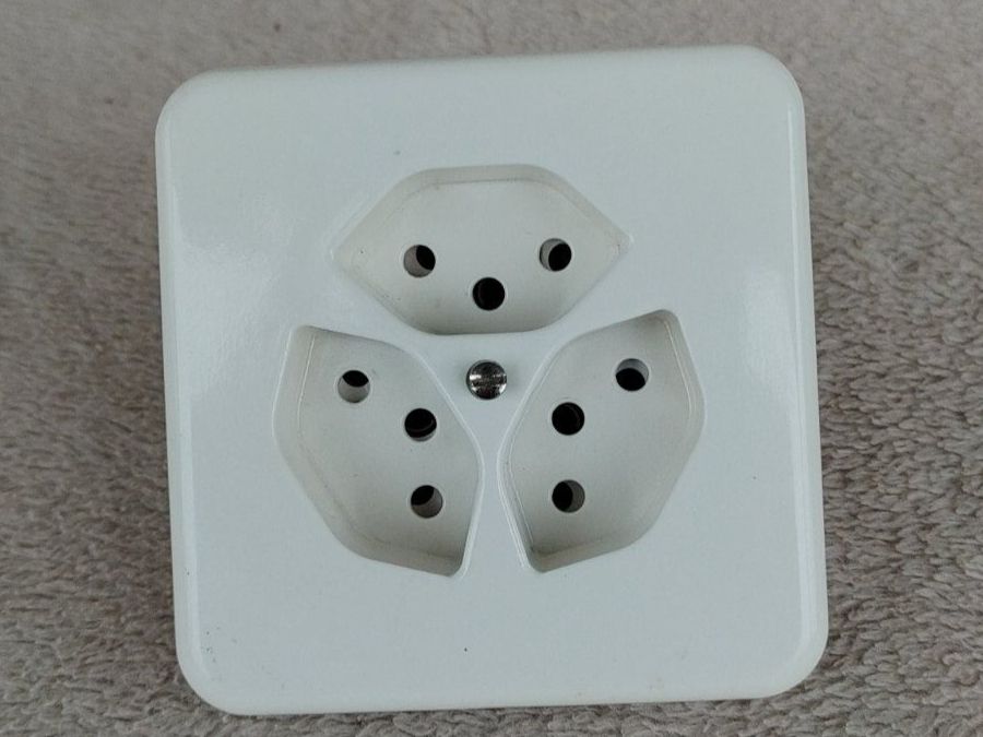 1 Stk. Steckdose 3x Typ 13 Feller Standard UP (Gebraucht) in ...