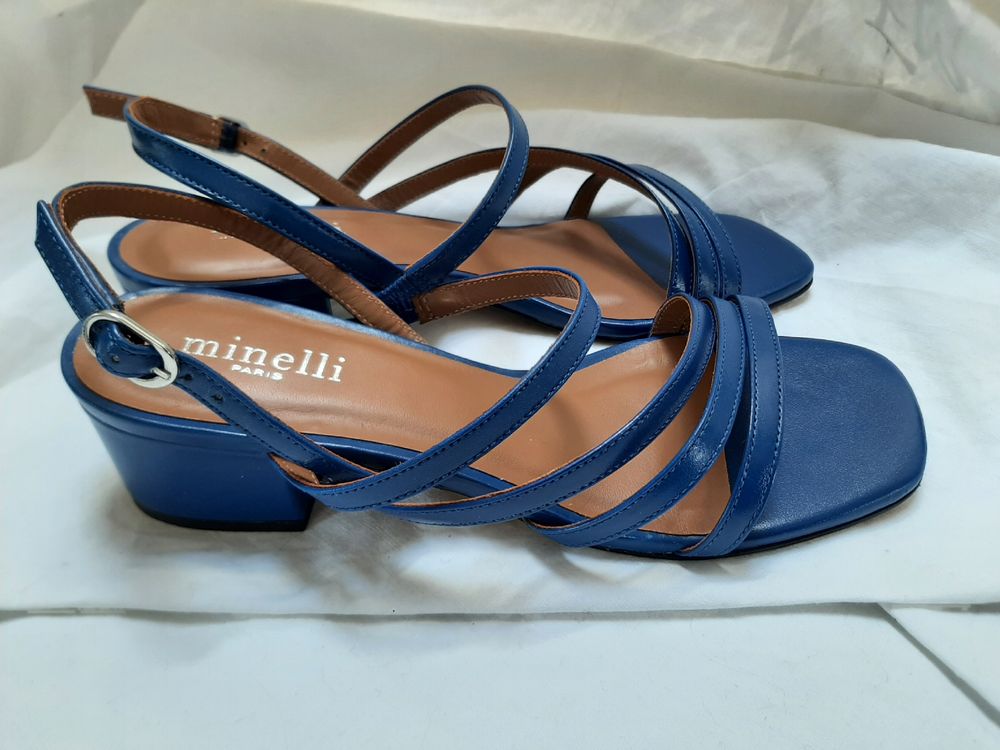 neue Minelli Sandalen himmelblau Gr. 36 (Neu (gemäss Beschreibung)) in ...
