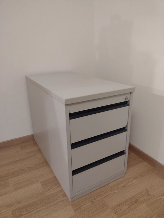 Korpus Grau (Gebraucht) in Niederlenz für CHF 1 – nur Abholung auf ...