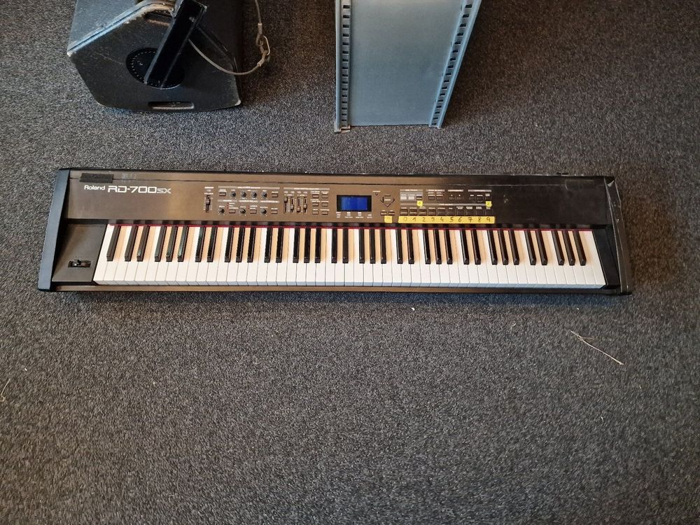 Occasion RD-700SX Digital Stage Piano von Pepe Lienhard | Kaufen auf ...