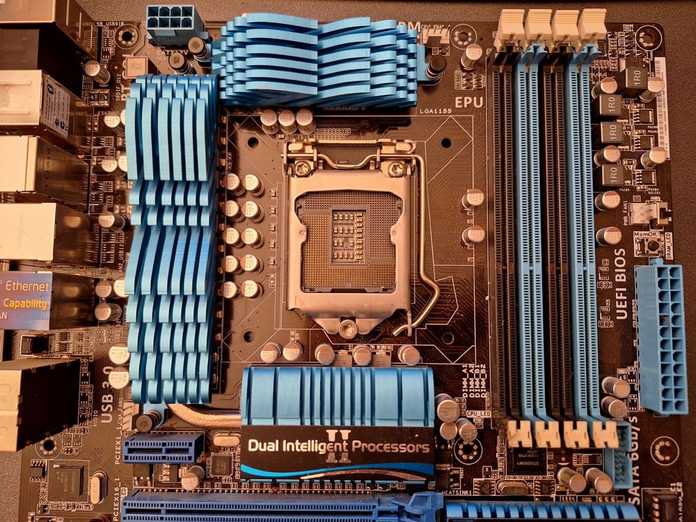 ASUS P8Z68 DELUXE Intel Z68 LGA 1155 ATX Mainboard (Gebraucht) in ...