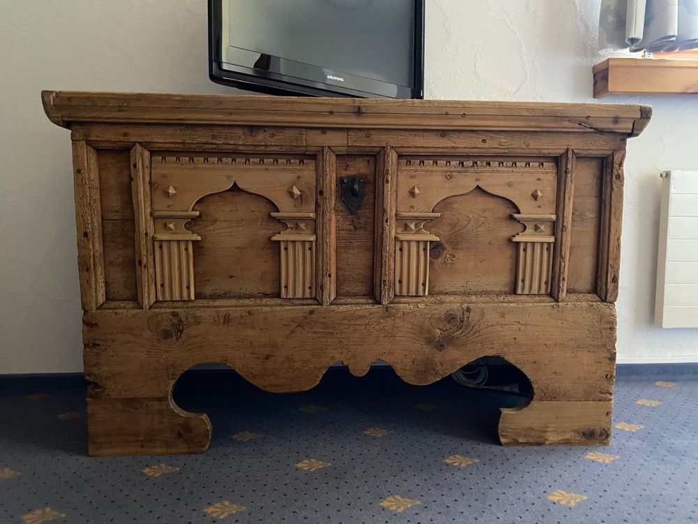 Antike Truhe | Kaufen auf Ricardo