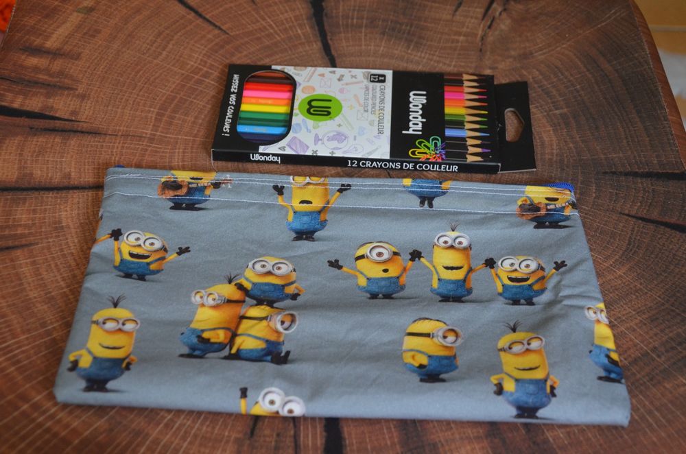 ETUI POUR ECOLE + COULEURS (Neu und originalverpackt) in Chiasso für ...