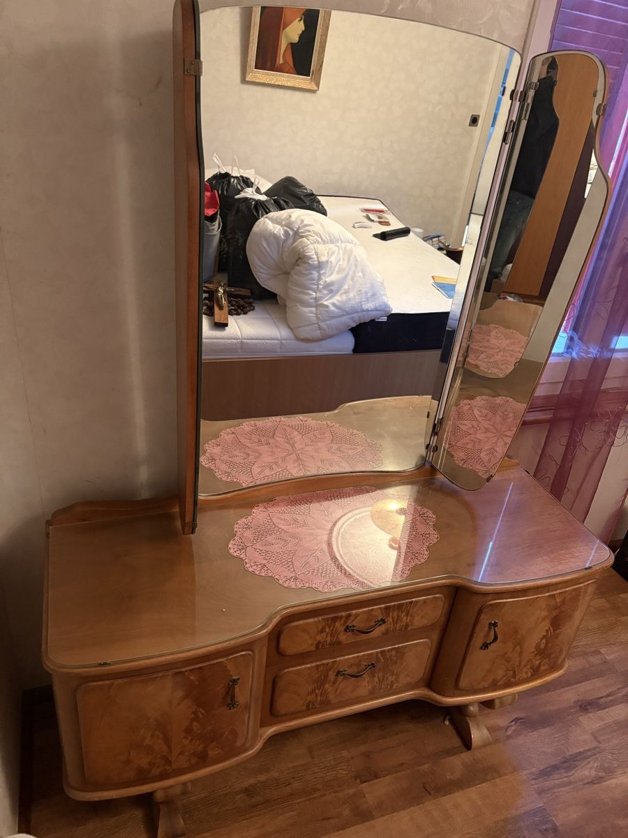 Charmante coiffeuse vintage avec miroir triptyque (D'occasion) à ...