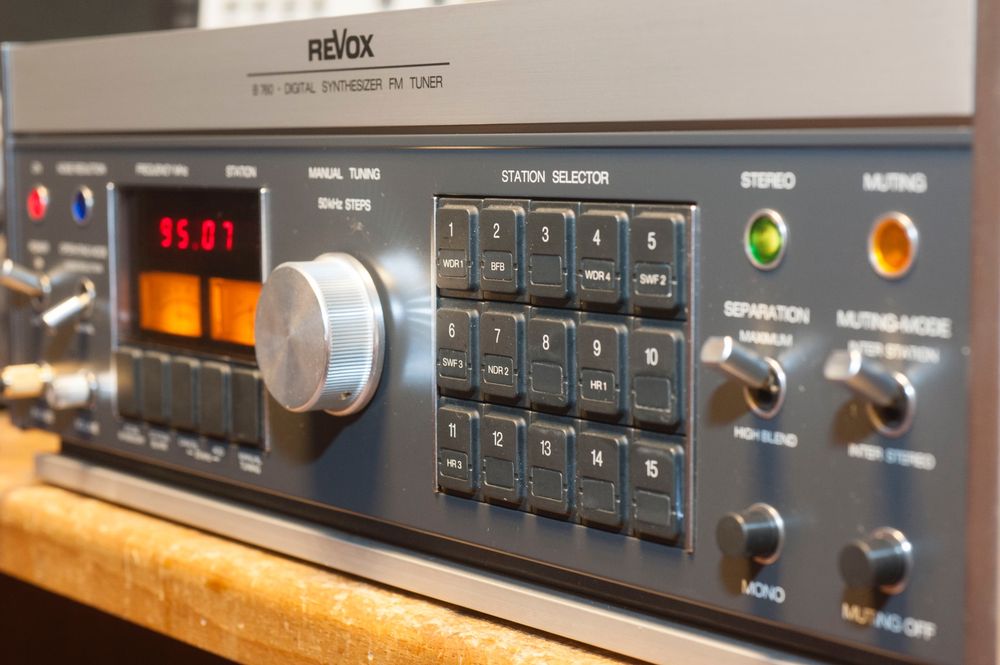 Revox B760 Digital Synthesizer FM Hifi Stereo Radio Tuner B- | Kaufen auf Ricardo