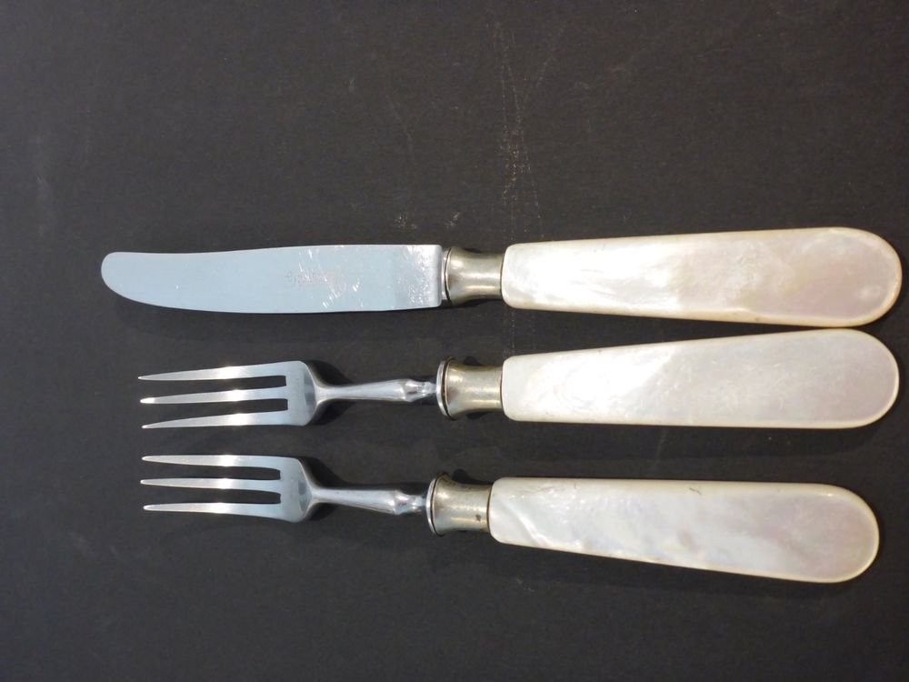 alte Obstgabel und Messer mit Perlmuttgriff (Gebraucht) in Zürich für ...